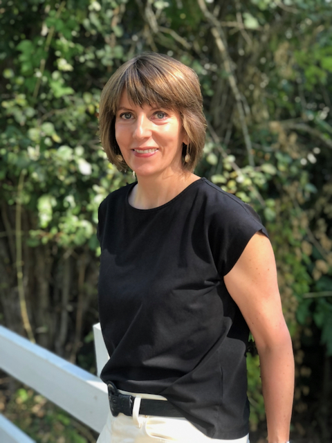 Julie Riddle | Writer. Editor. Reader.